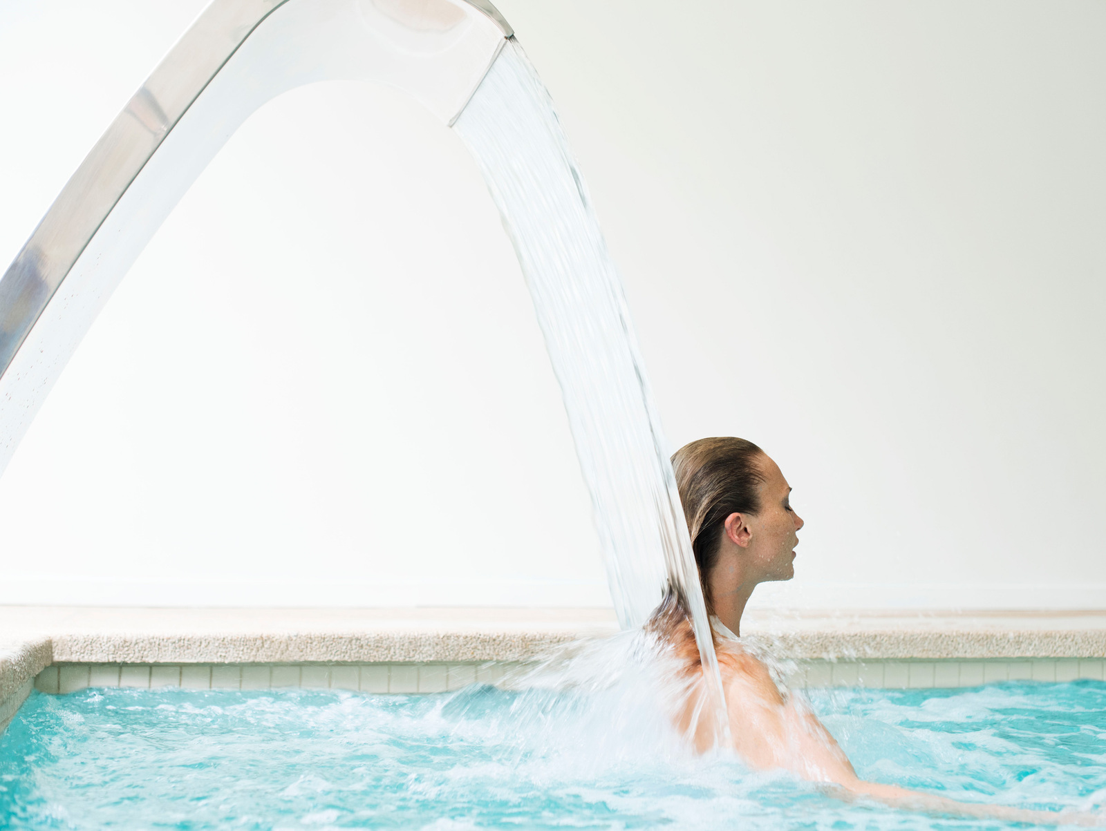 Aqua hydrotherapy circuit